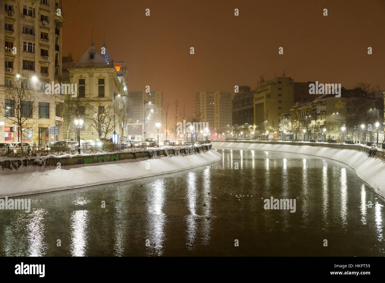 Buildings night during snowstorm in hi-res stock photography and images ...
