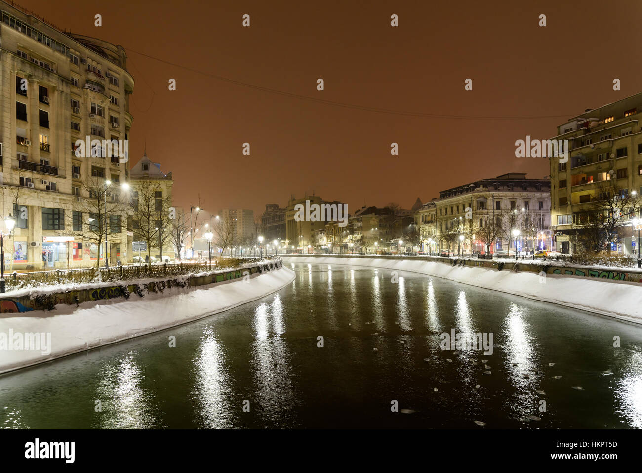 Buildings night during snowstorm in hi-res stock photography and images ...