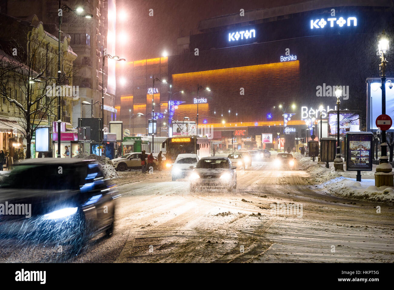 Buildings night during snowstorm in hi-res stock photography and images ...