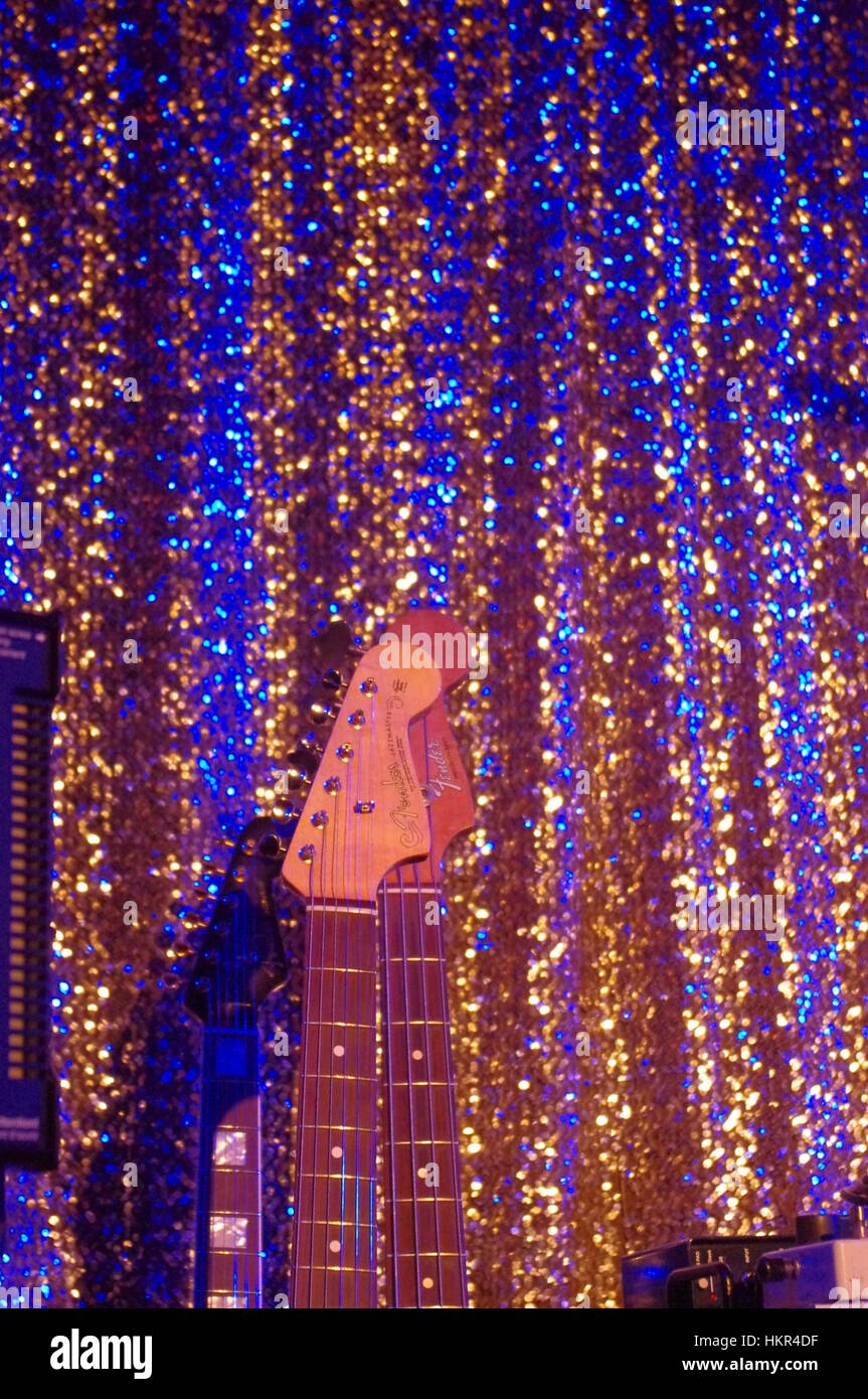 Guitar stage electric Stock Photo - Alamy