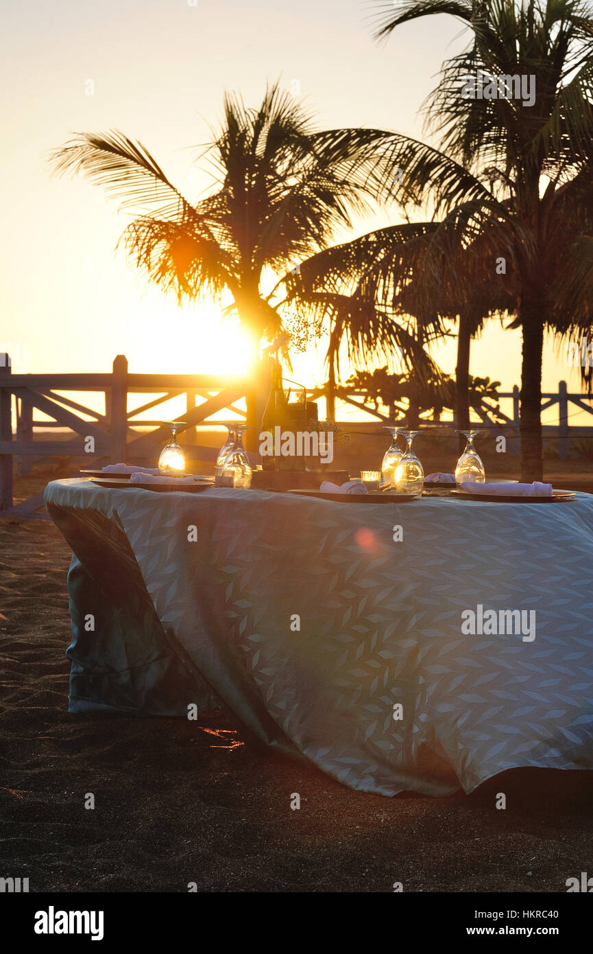 Close up table on beach hi-res stock photography and images - Alamy