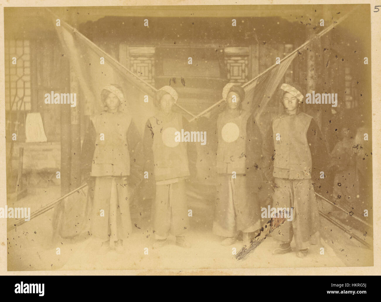 Soldiers in uniform hi-res stock photography and images - Alamy