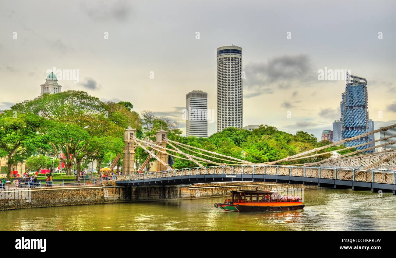 Cavenagh Bridge above the Singapore River, Singapore Stock Photo - Alamy