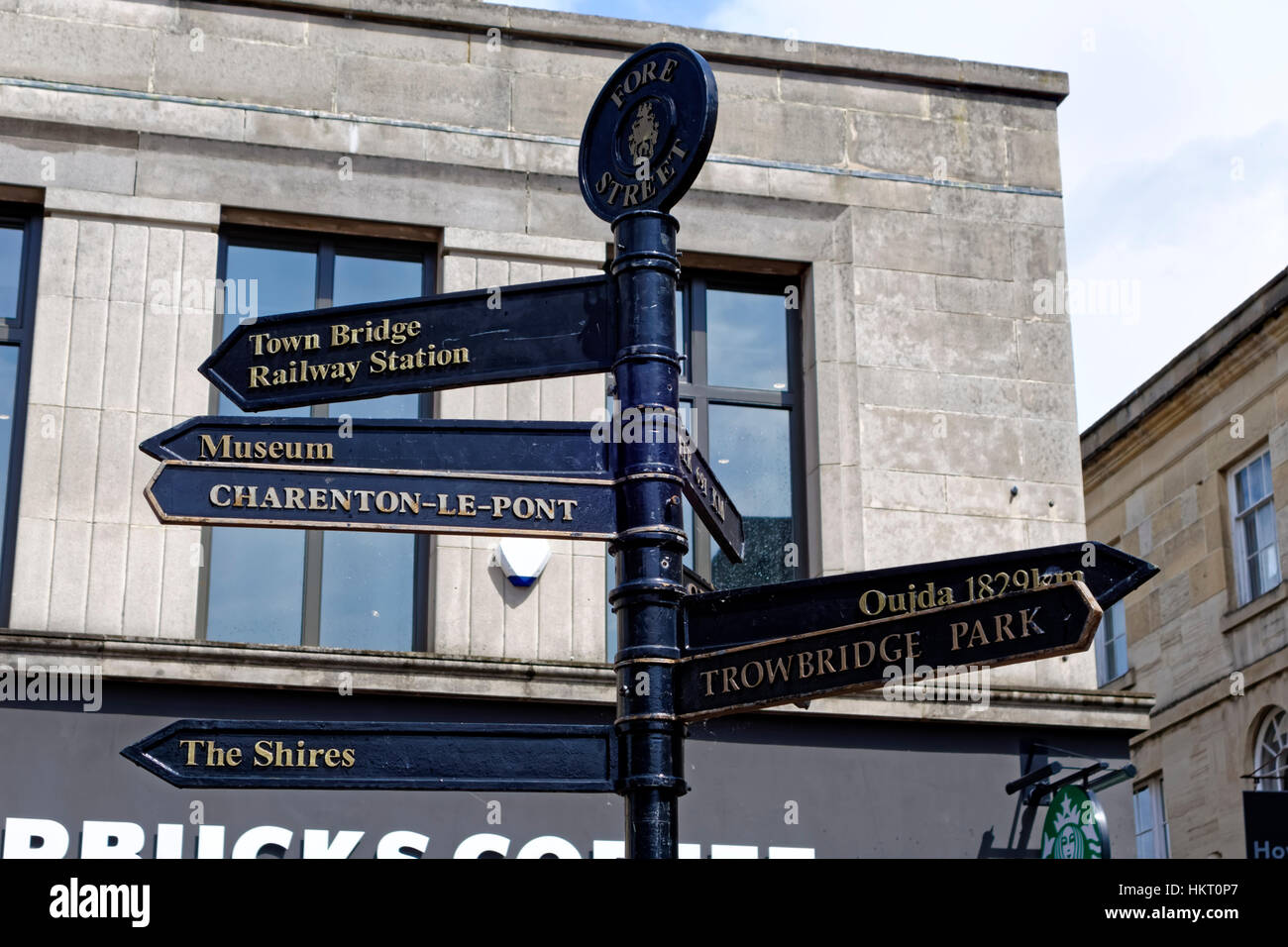Street waymarker hi-res stock photography and images - Alamy