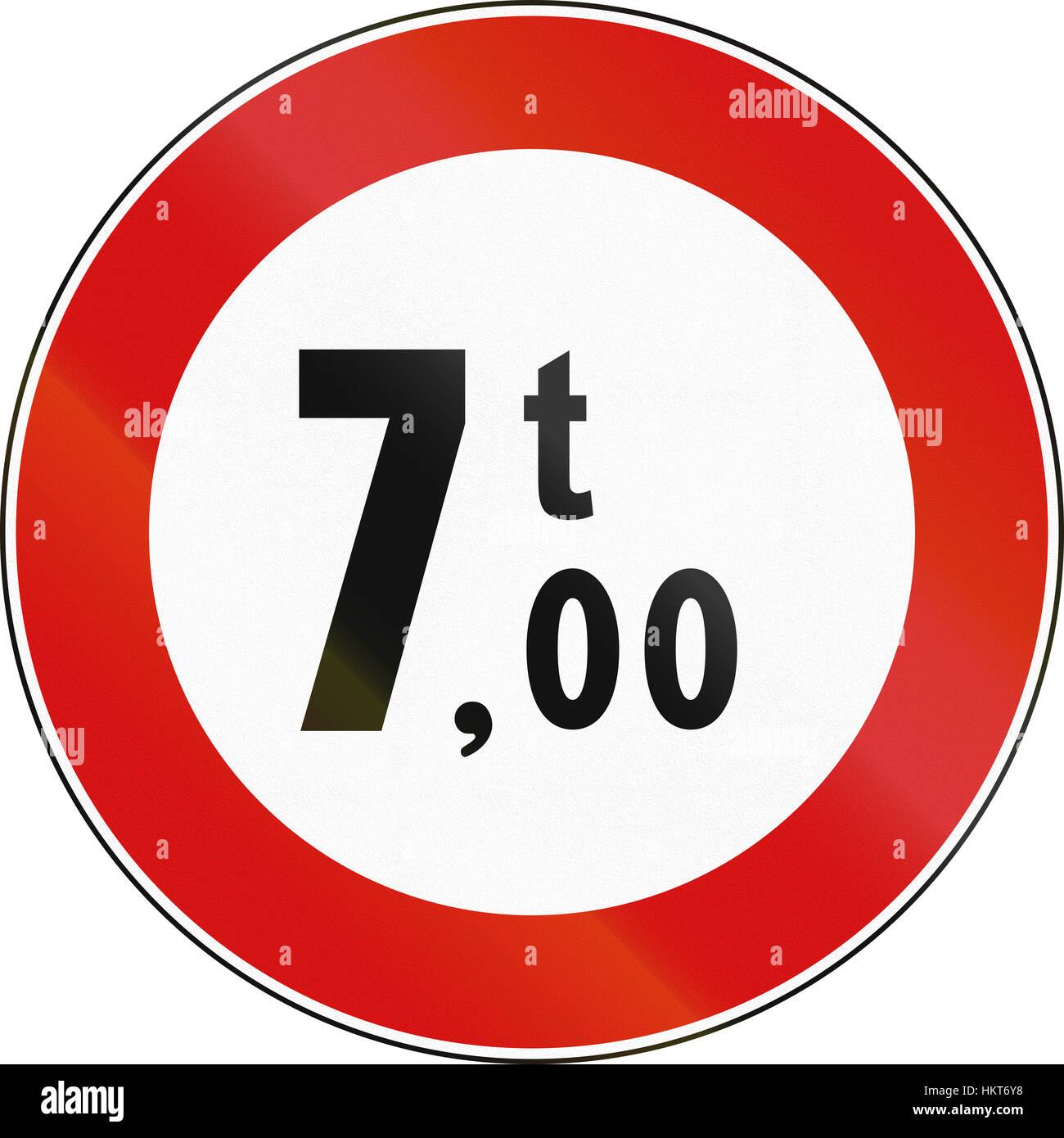 Road sign used in Italy - maximum allowed weight 7 tons Stock Photo - Alamy