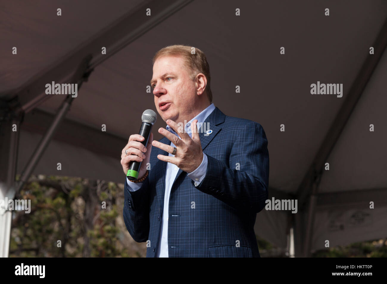 Seattle, USA. 29th Jan 2017. Mayor Ed Murray appears with his husband ...