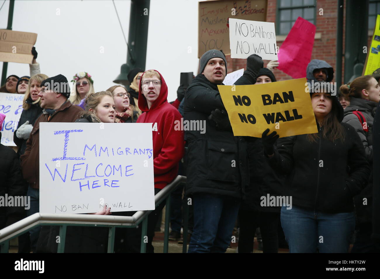 Status holders hi-res stock photography and images - Alamy