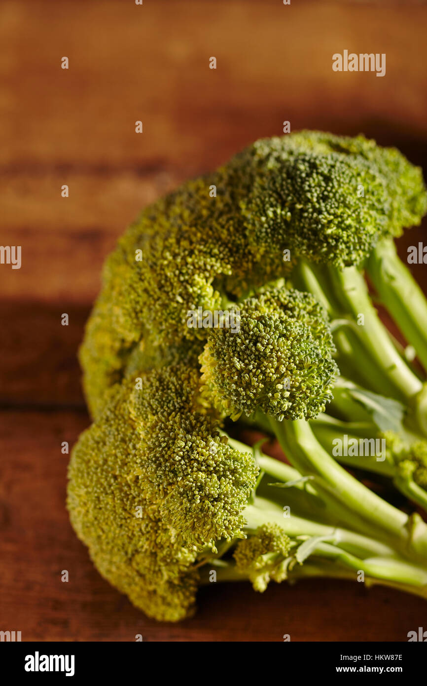 Bunches of raw broccoli Stock Photo - Alamy