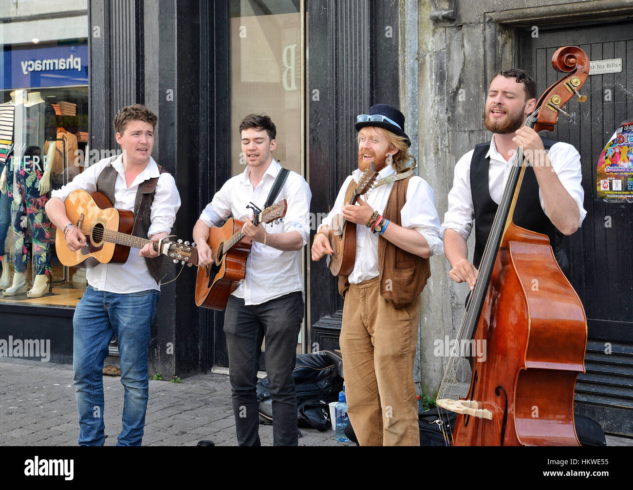 Bass buskers busker hi-res stock photography and images - Alamy