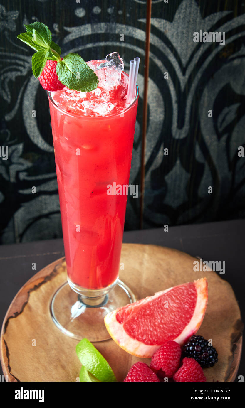 Alcoholic cocktail with berries Stock Photo - Alamy