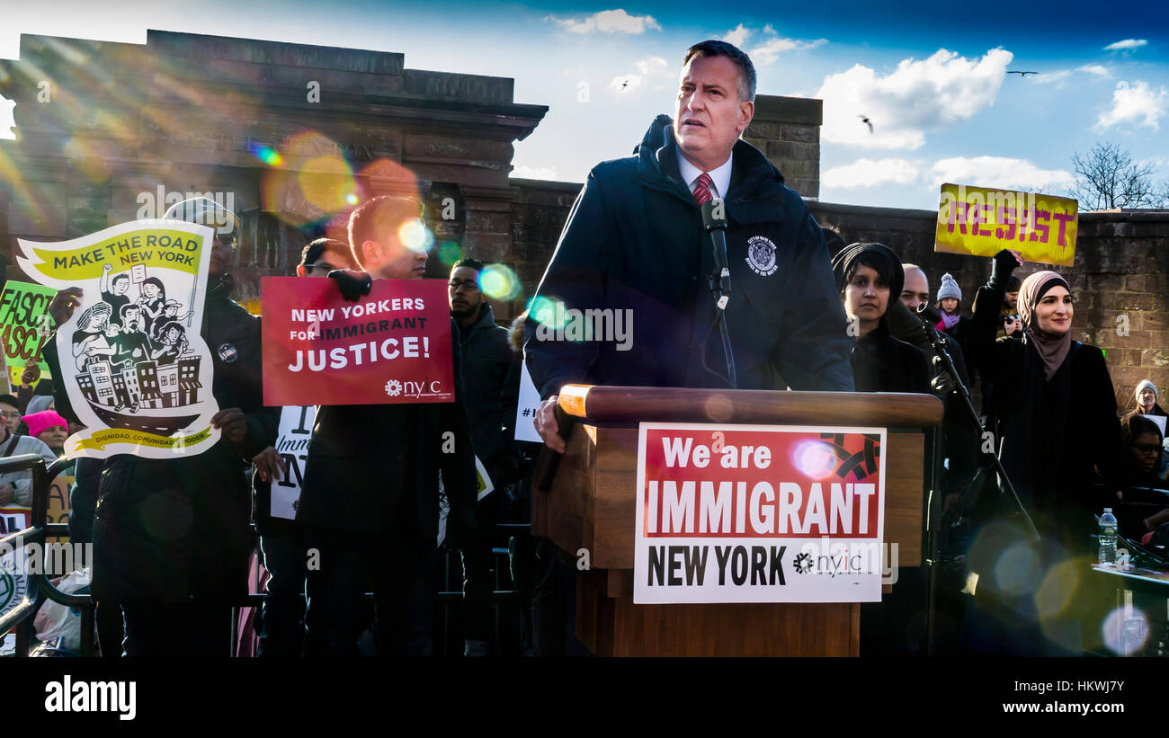 New York City, United States. 29th Jan, 2017. Over 10 thousand people ...