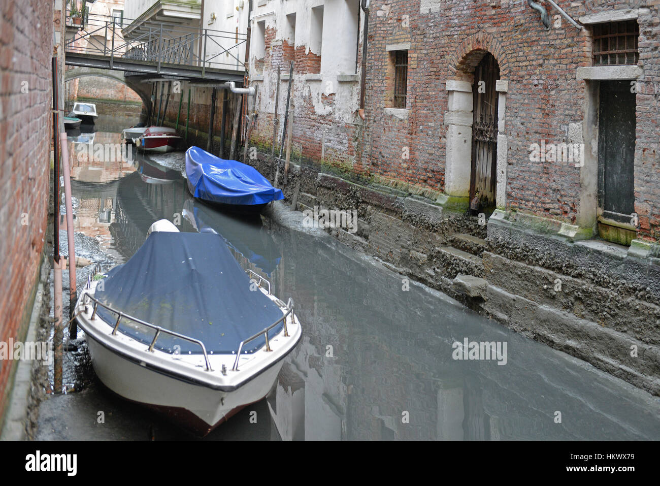 Unusually low tides measuring around 70 cm cause record low waters ...