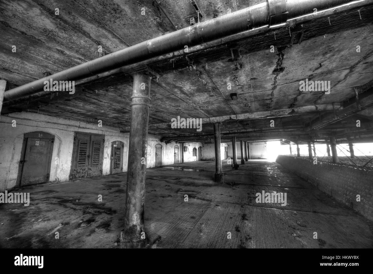 Underneath building Black and White Stock Photos & Images - Alamy