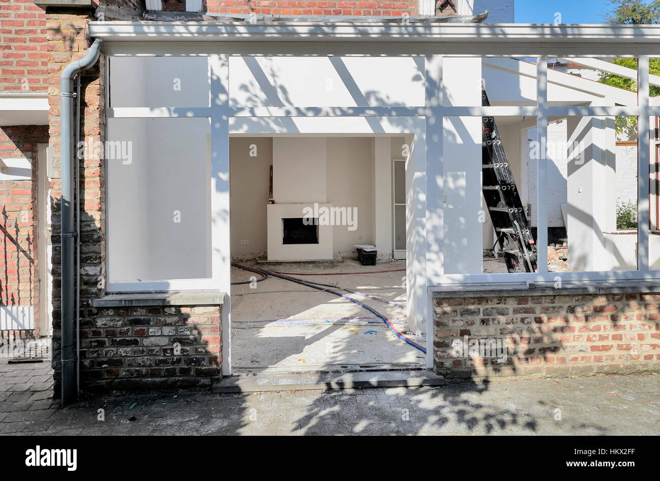 Brick extension garden view hi-res stock photography and images - Alamy