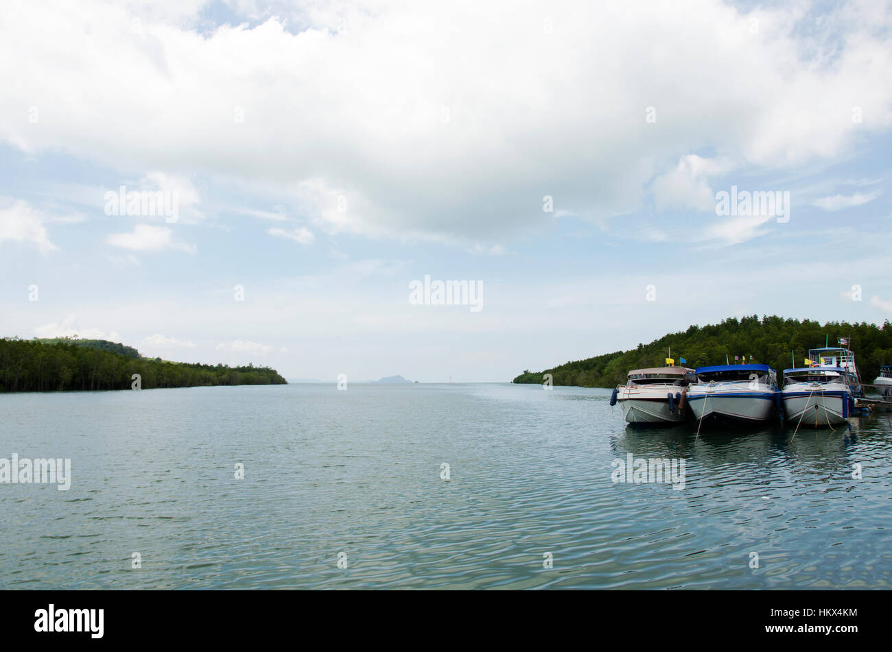 Speed boat stop and wait passengers at Bang Rong Pier for go to Koh Yao ...