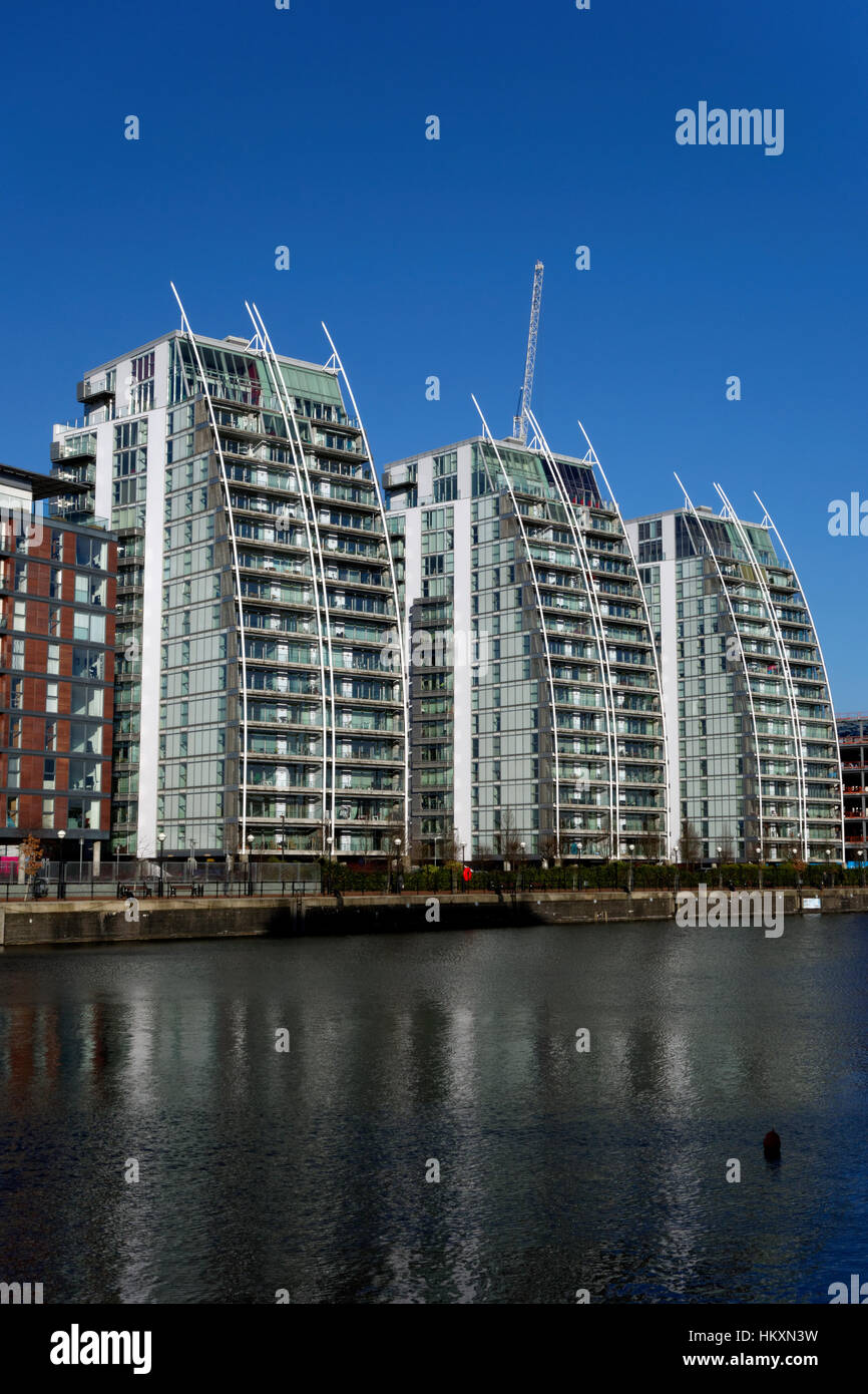 Greater manchester tower blocks hi-res stock photography and images - Alamy