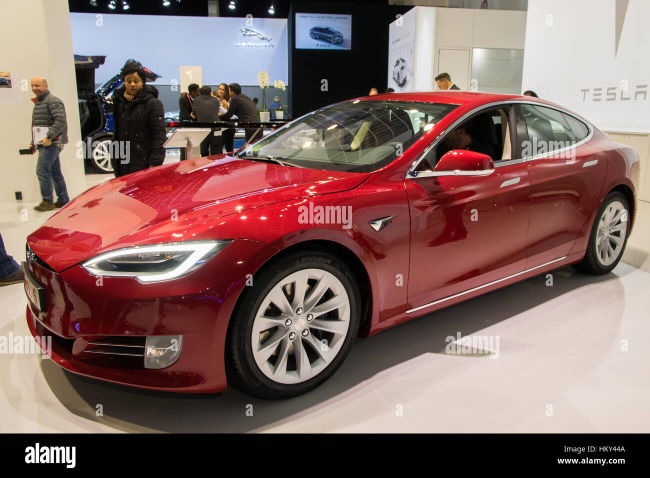 Tesla new hi-res stock photography and images - Alamy
