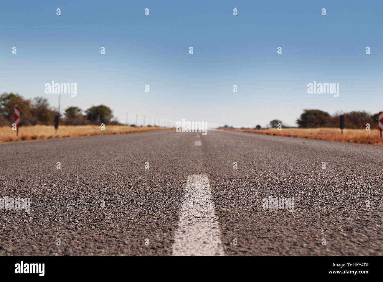Desolate road hi-res stock photography and images - Alamy