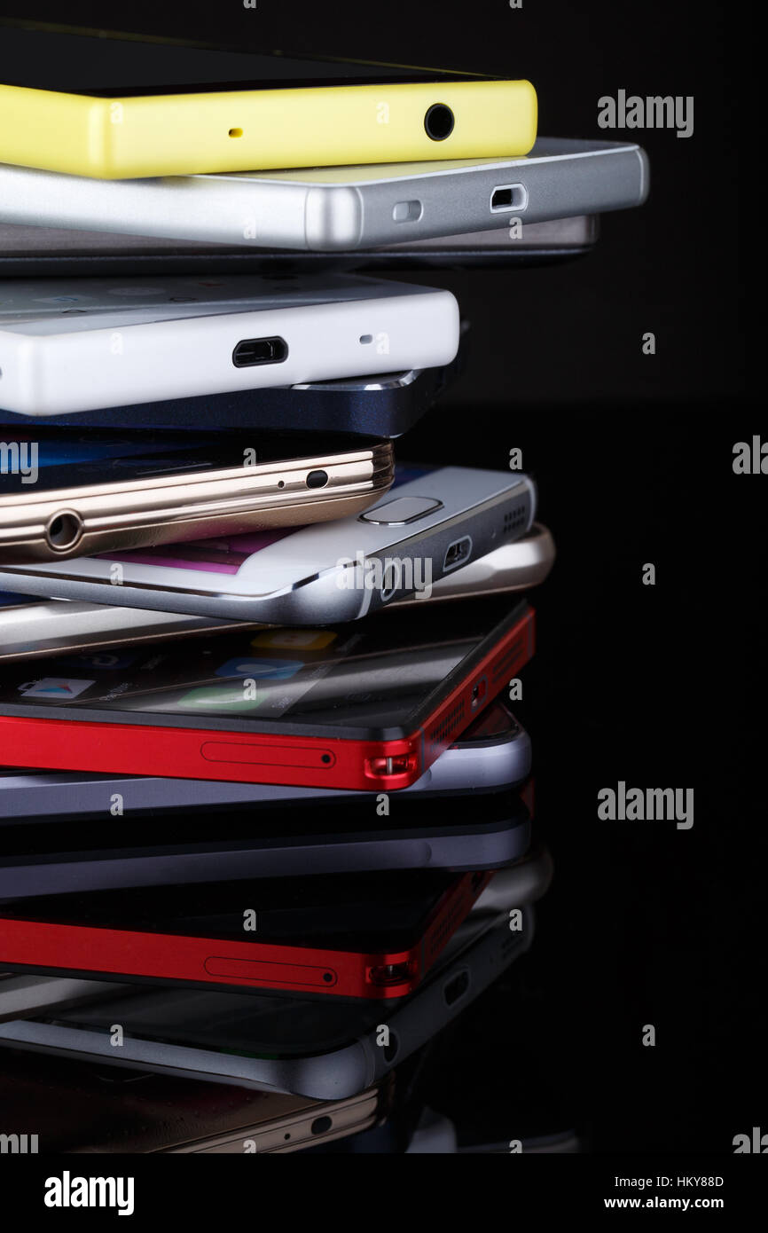 Mobile phone wireless communication technology and mobility business ...