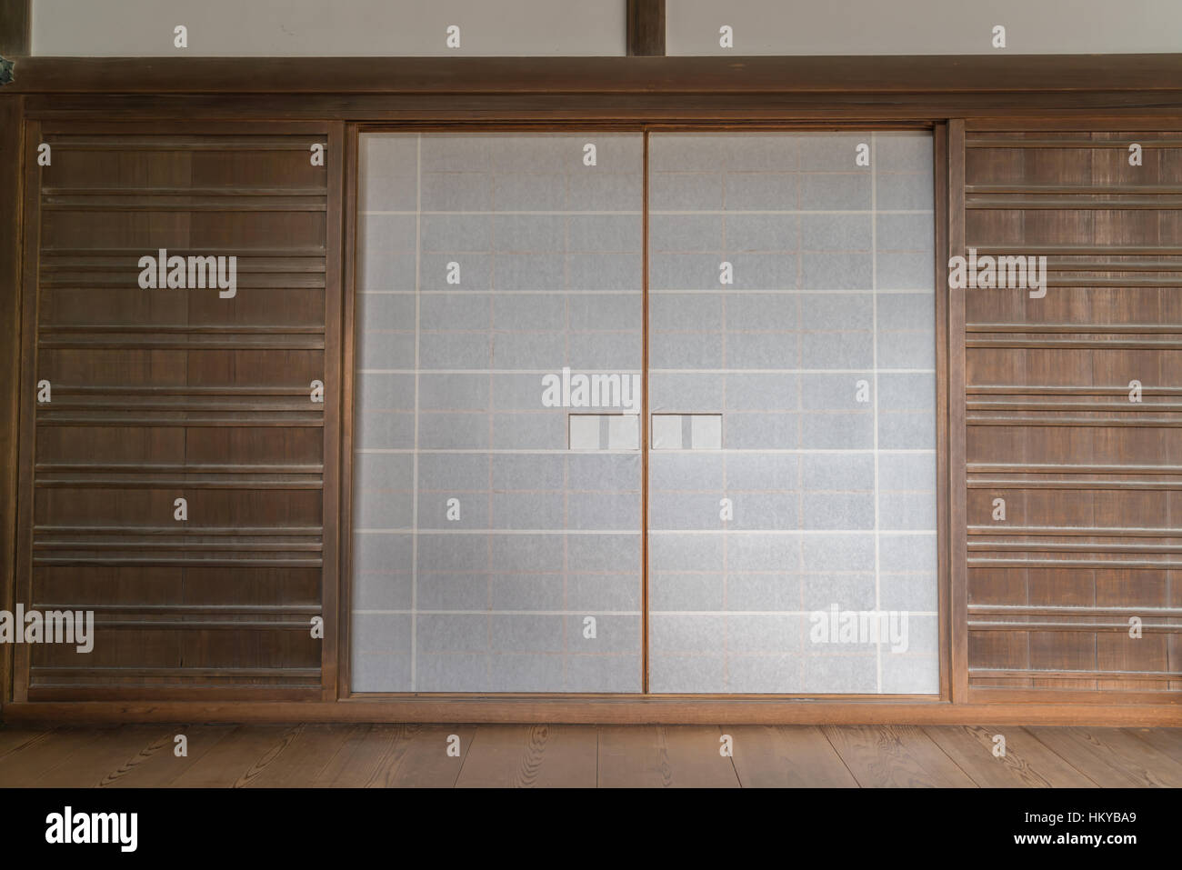 Japanese sliding paper door Stock Photo - Alamy