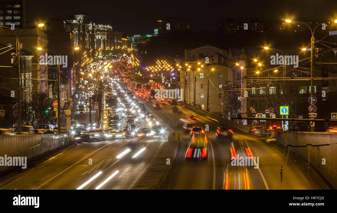 night traffic on urban thoroughfare Stock Photo - Alamy