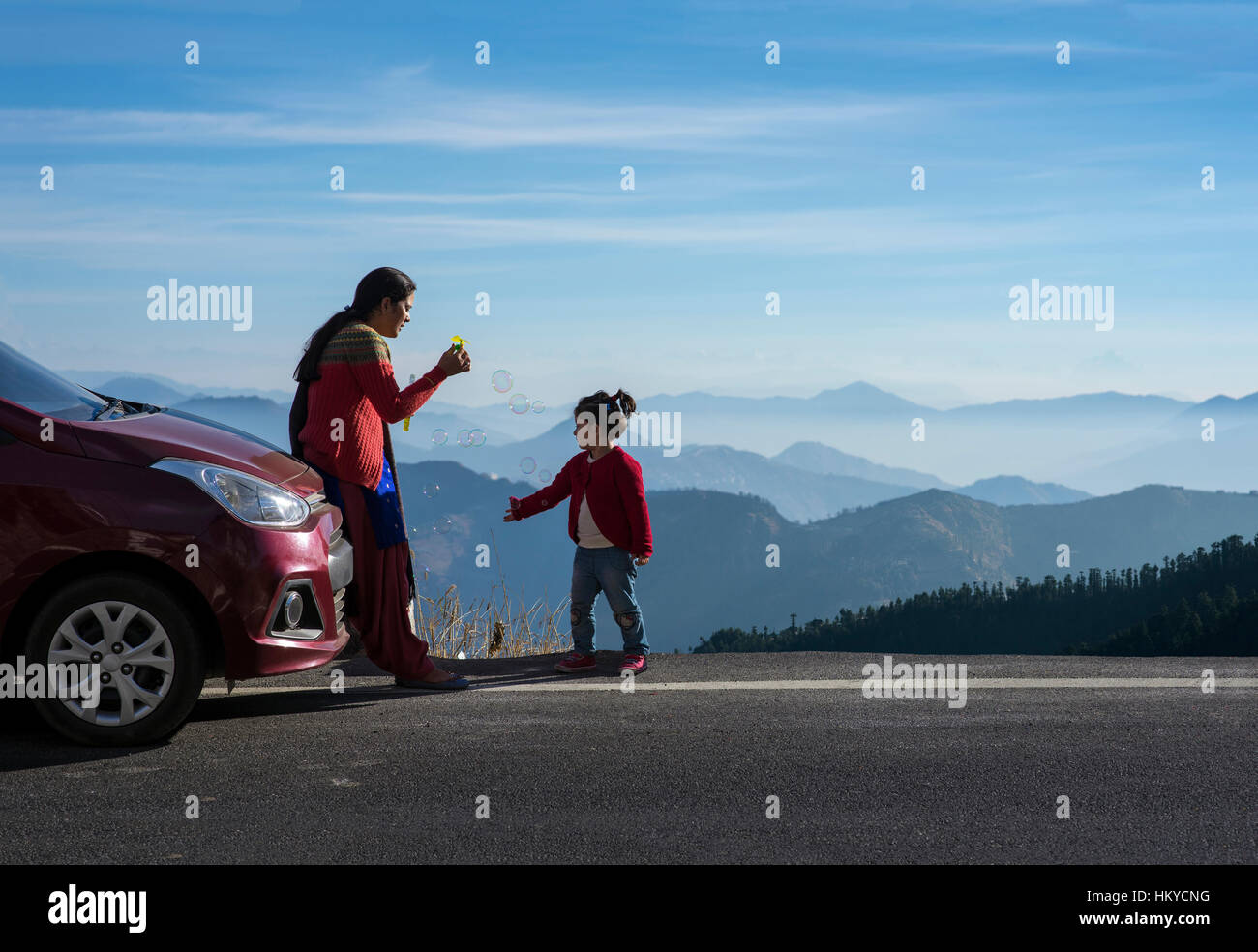Mother and daughter enjoying the road trip and winter vacation Stock ...