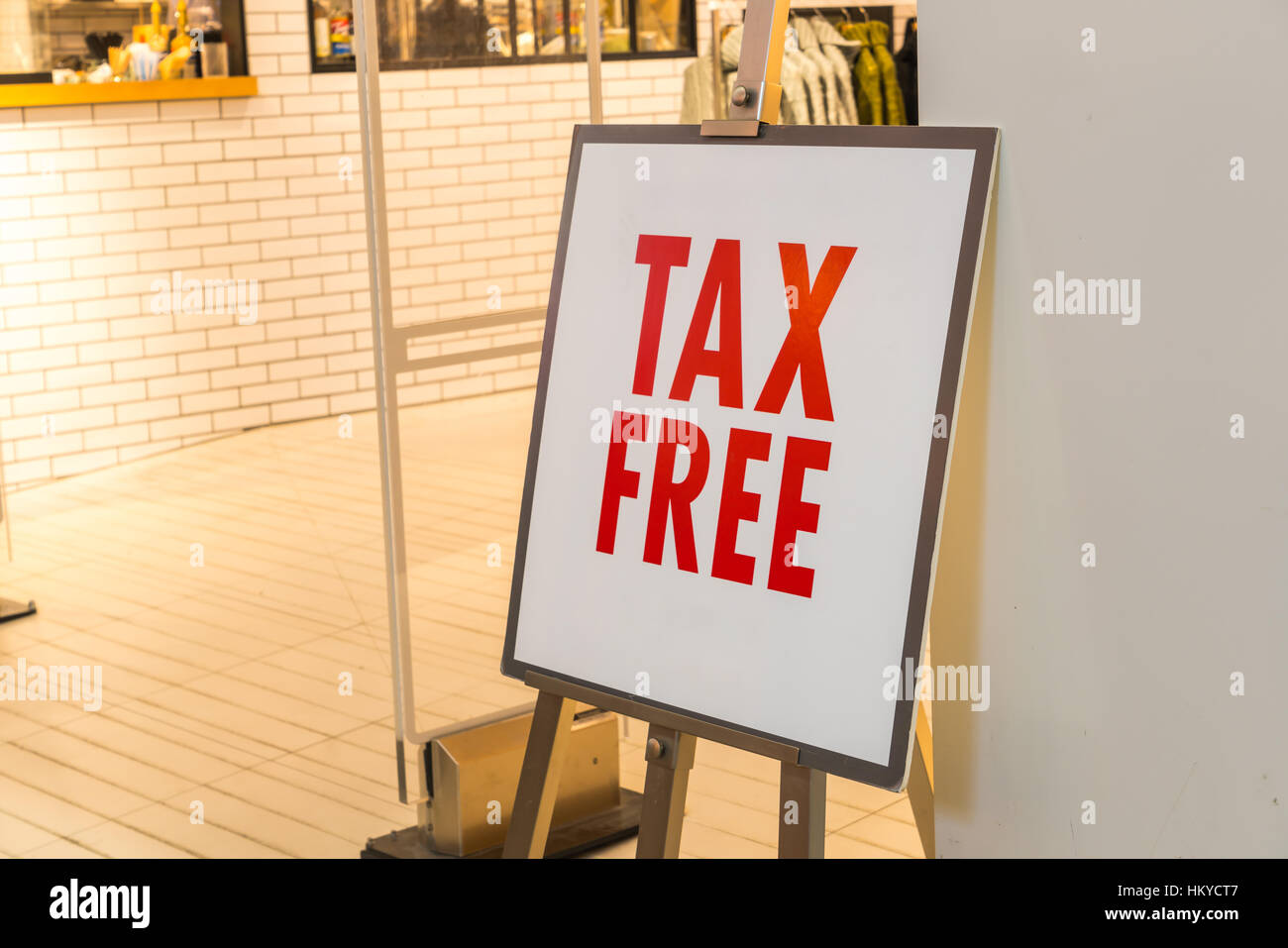 Empty sign in the street and shopping mall Stock Photo - Alamy