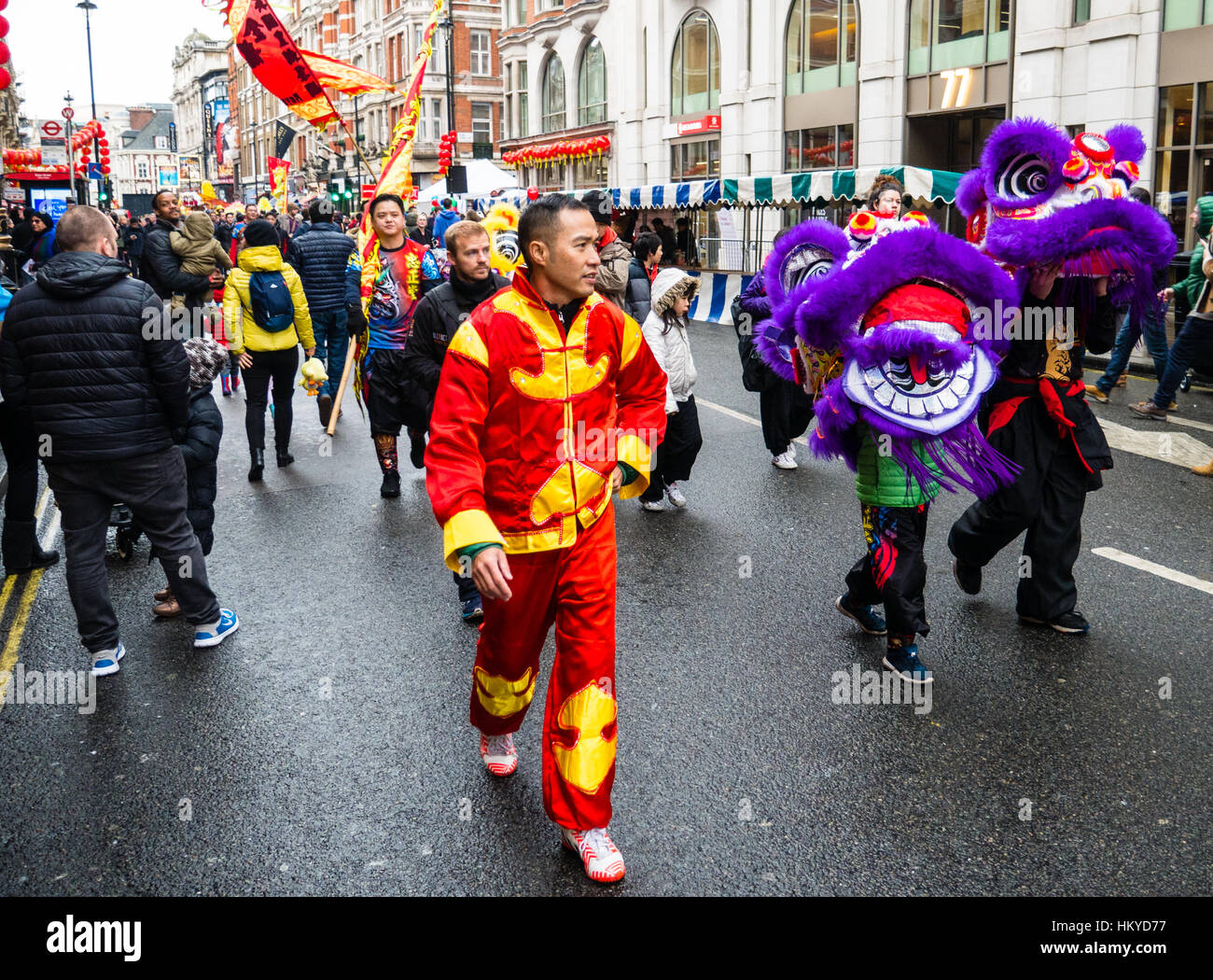 Crowds chinese dragon china hi-res stock photography and images - Alamy