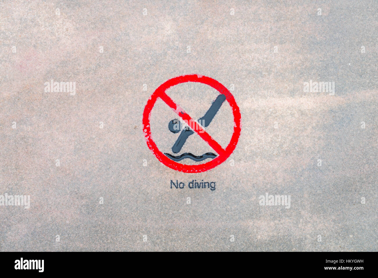 No diving warning sign at the poolside Stock Photo - Alamy