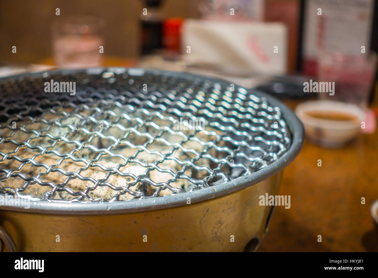 Empty hot barbecue grill Stock Photo - Alamy