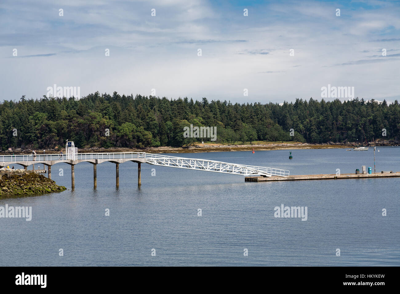 White wood pier hi-res stock photography and images - Alamy