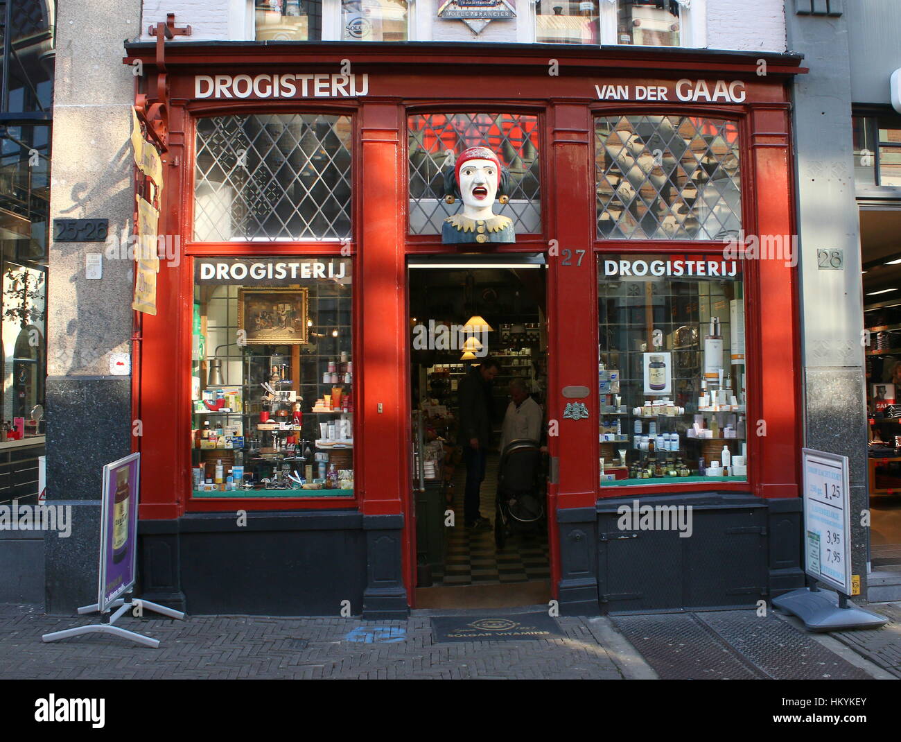 Traditional Chemist shop Van der Gaag, central Den Haag (The Hague ...