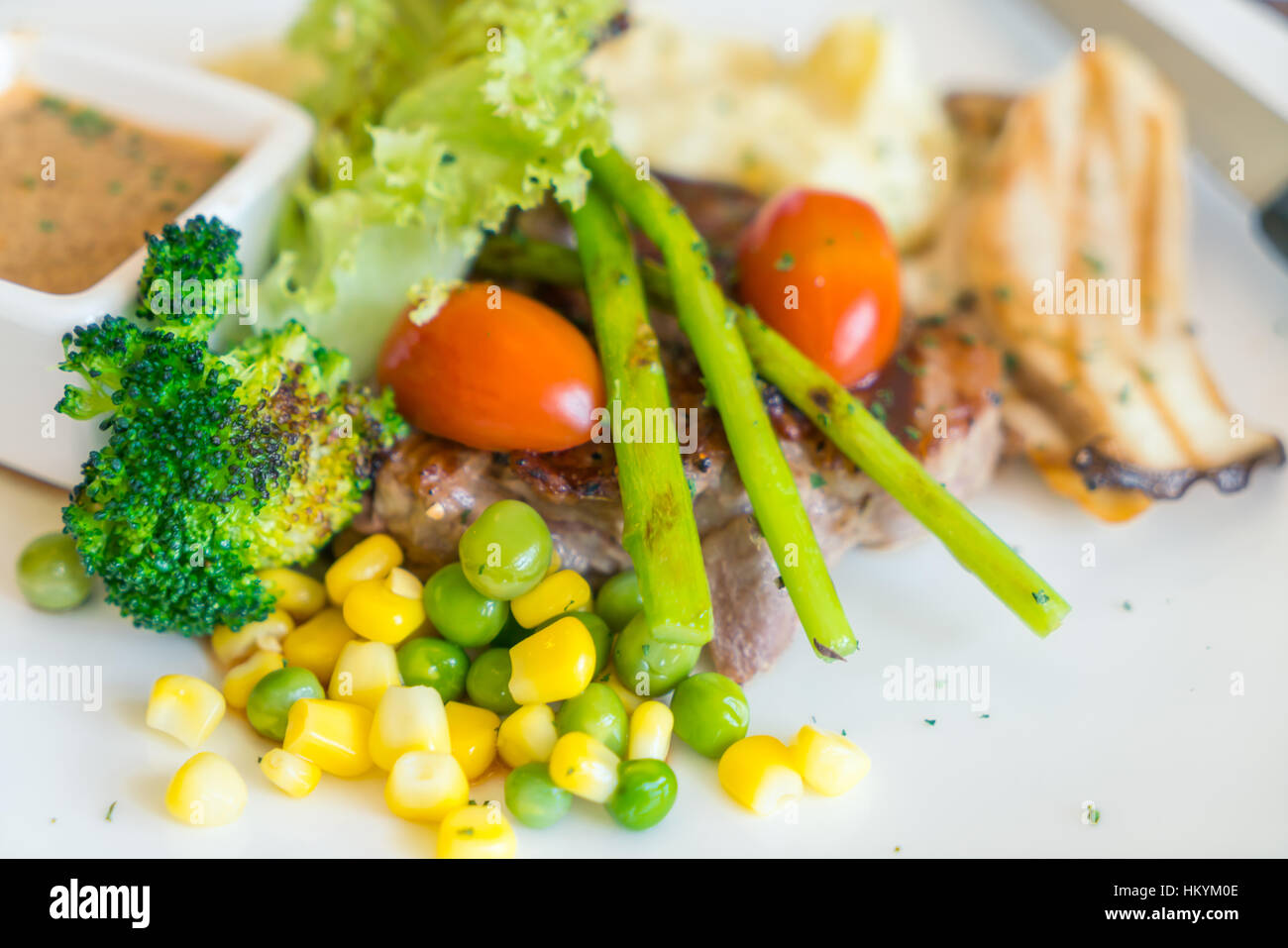 Beef steak with vegetables Stock Photo - Alamy