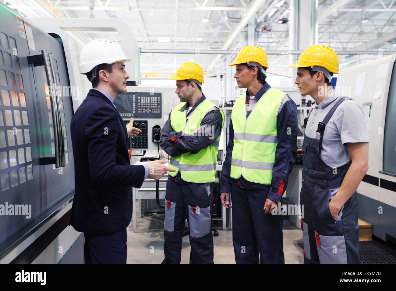 Machines operator hi-res stock photography and images - Alamy