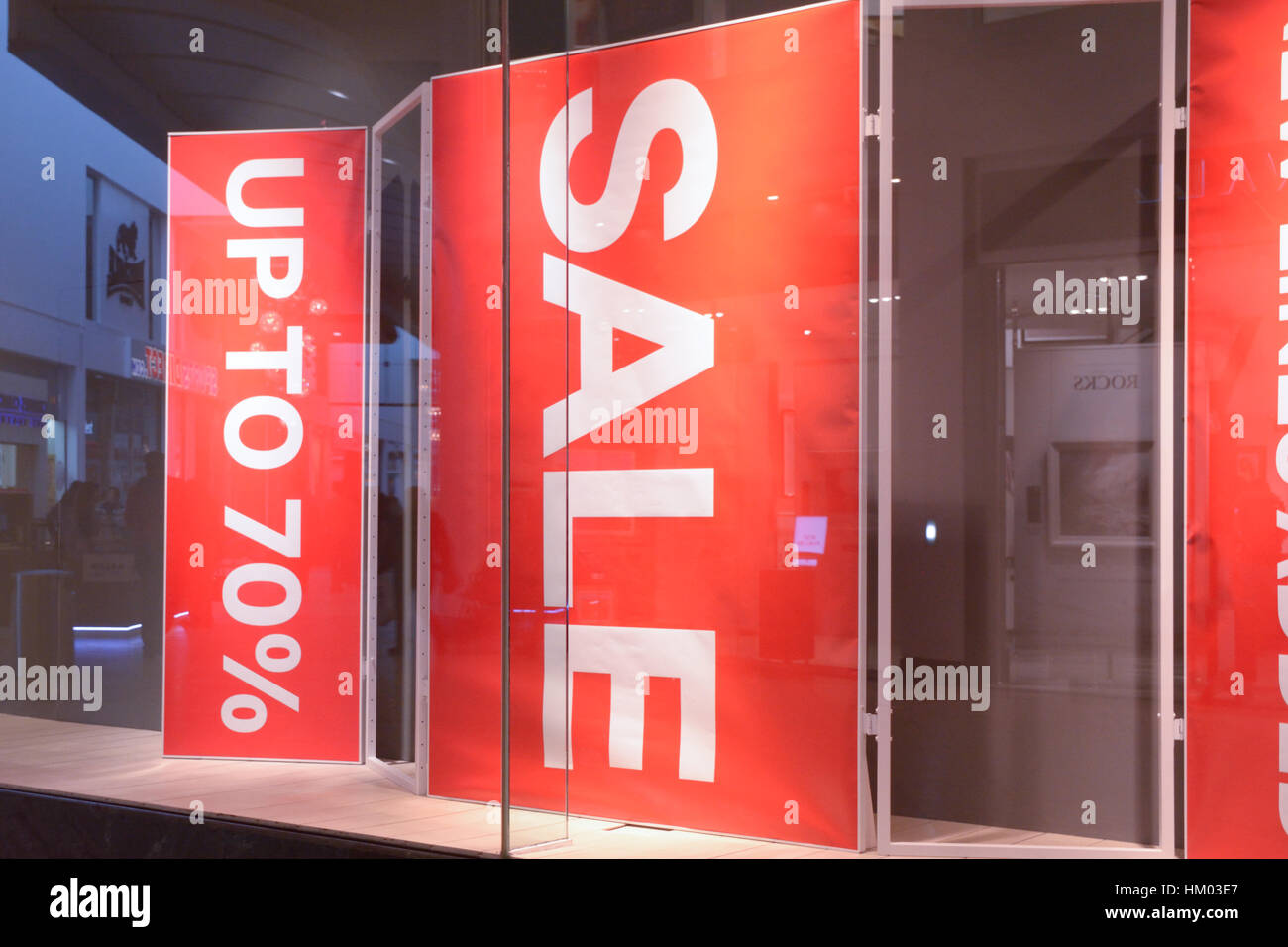 Sale signs mall hi-res stock photography and images - Alamy