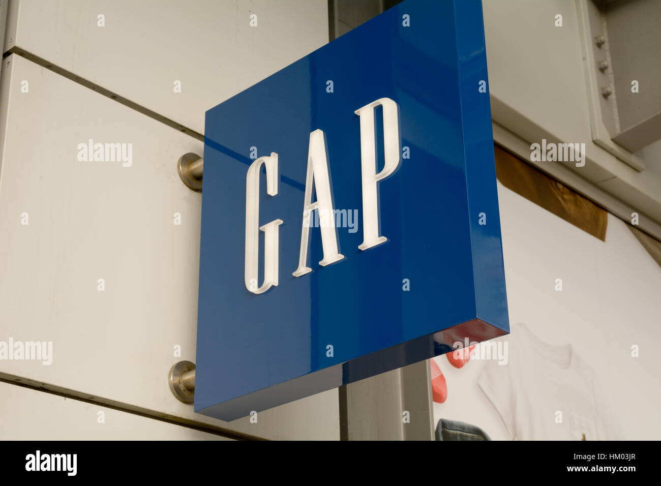 Gap shop logo hi-res stock photography and images - Alamy