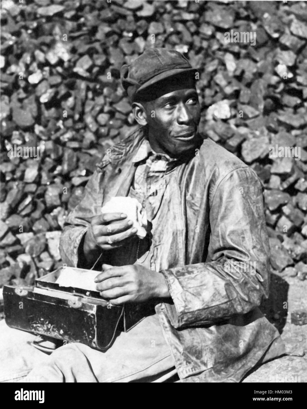 Laboratory worker vintage Black and White Stock Photos & Images - Alamy