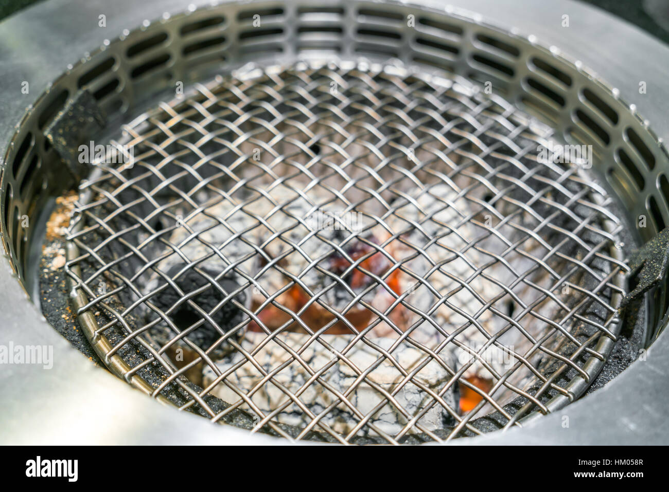 Empty hot barbecue grill Stock Photo - Alamy
