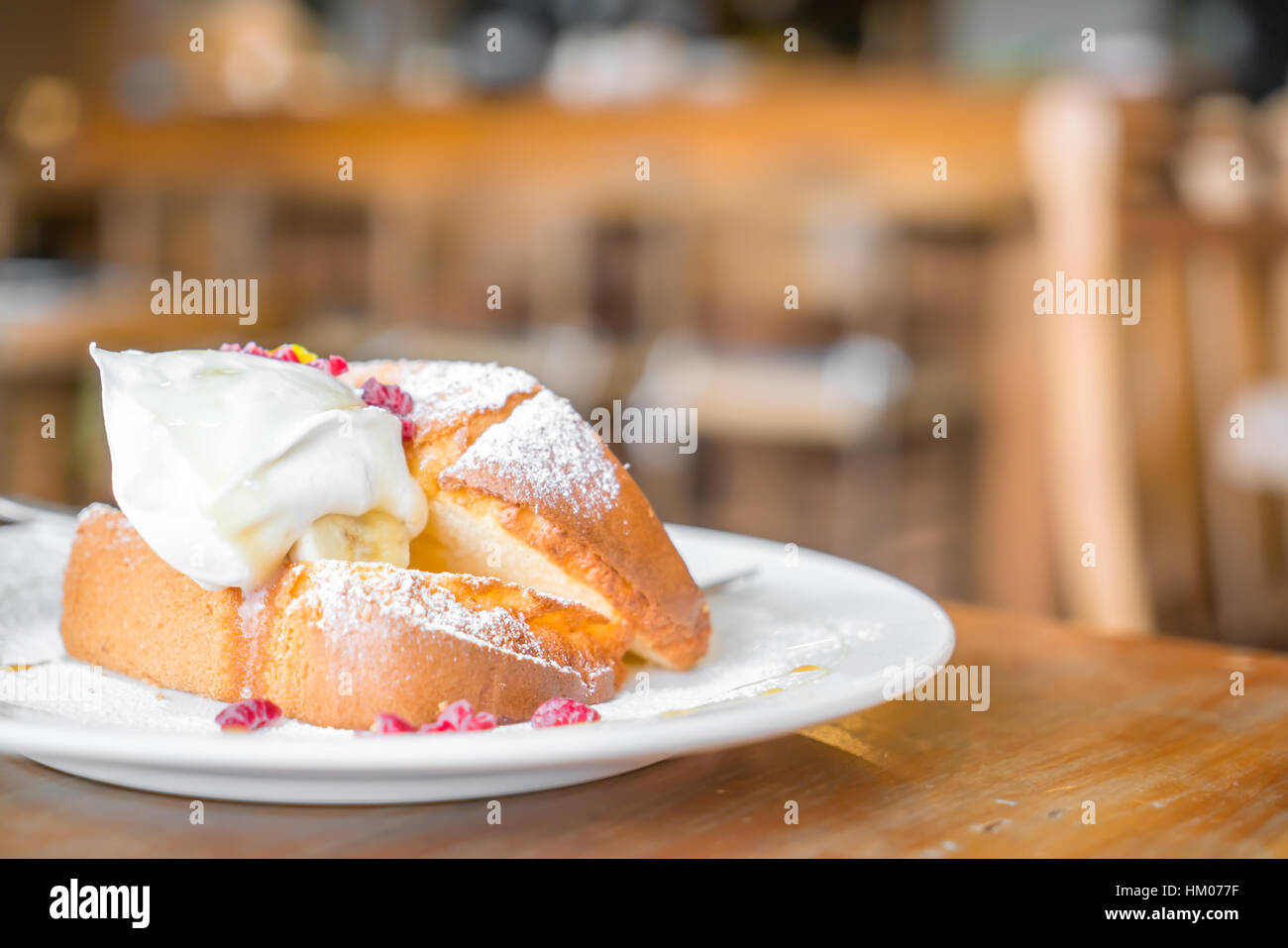 Slice of sponge cake Stock Photo - Alamy