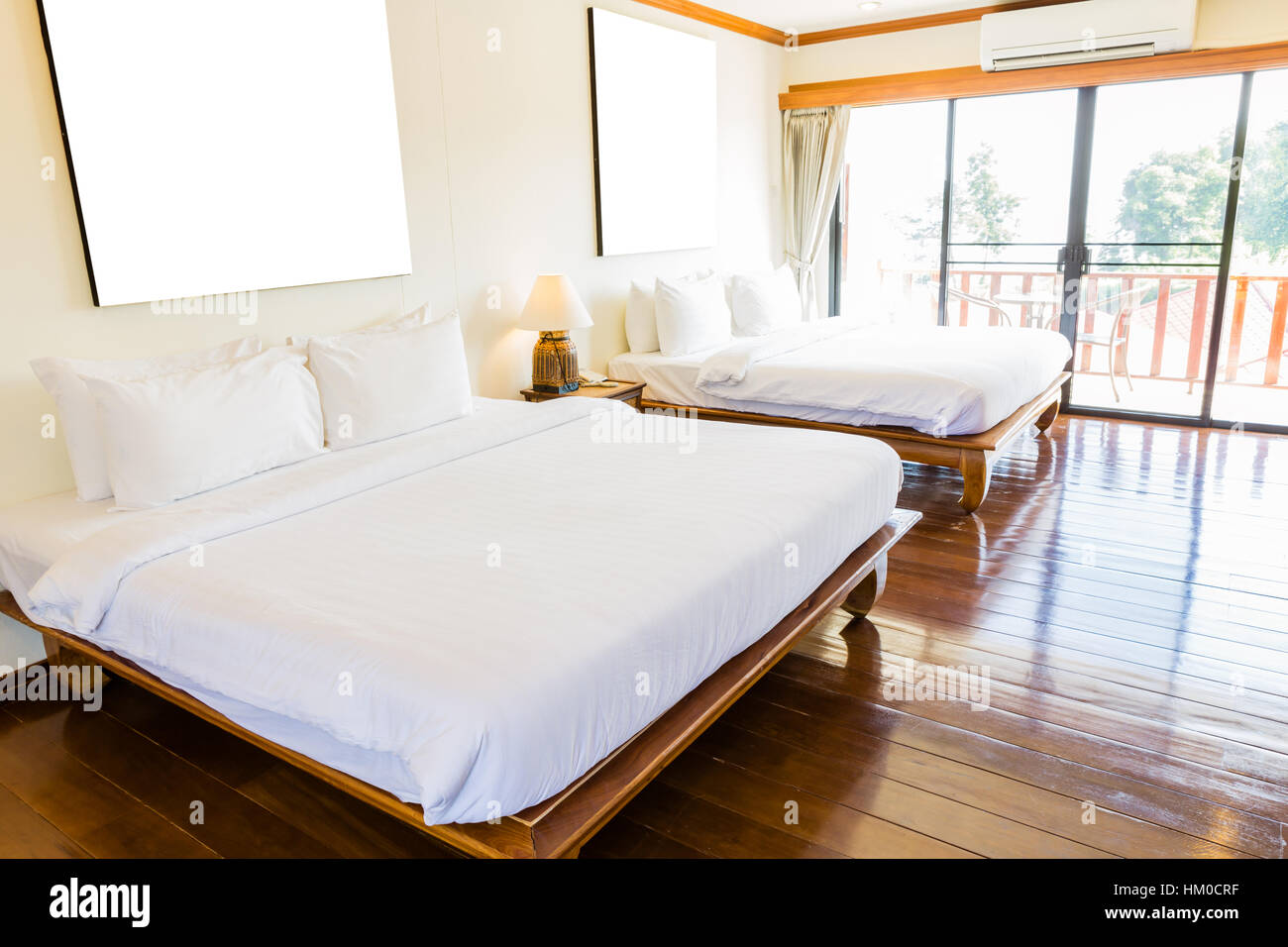 Interior of modern comfortable hotel room Stock Photo - Alamy