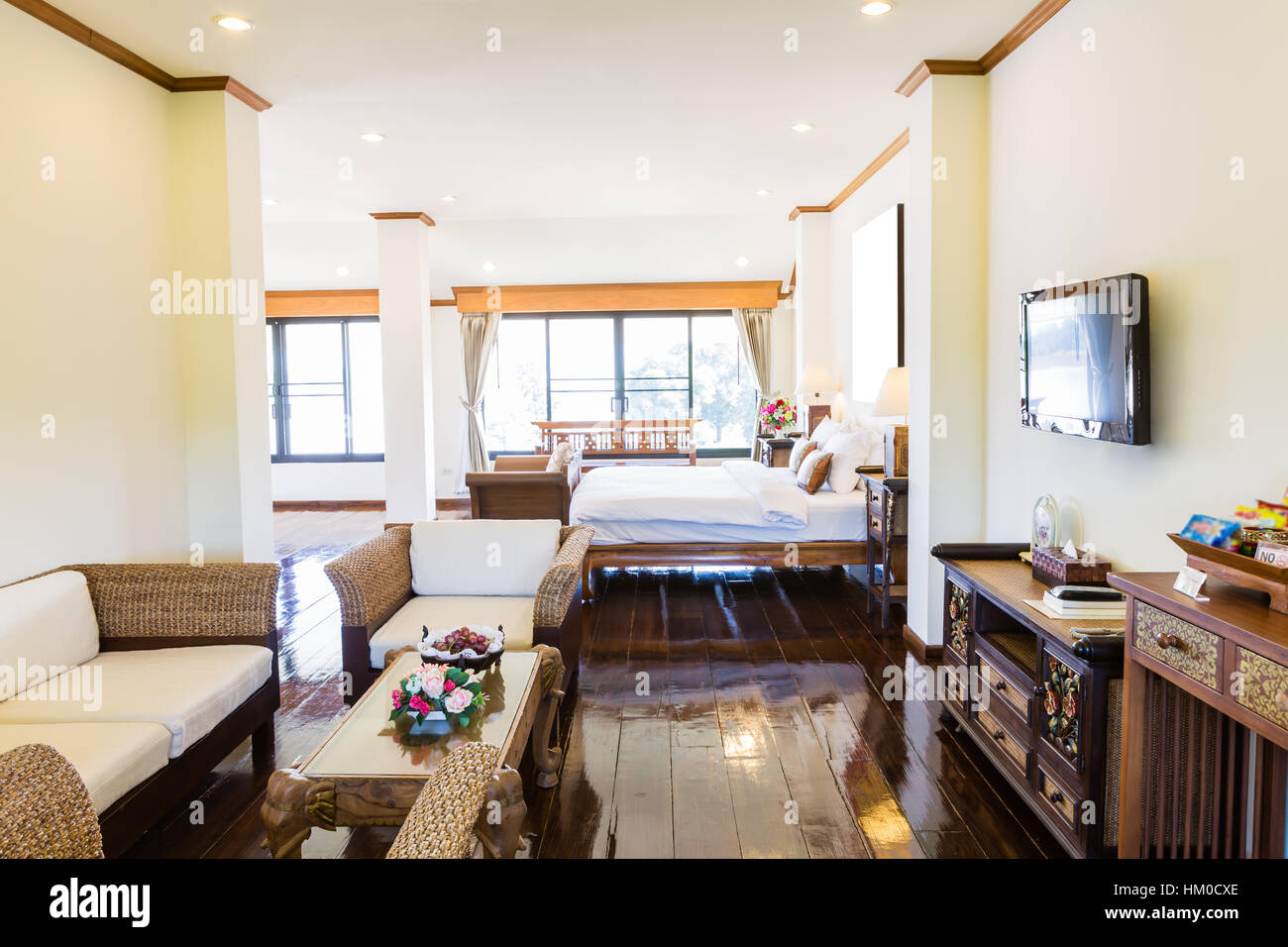 Interior of modern comfortable hotel room Stock Photo - Alamy