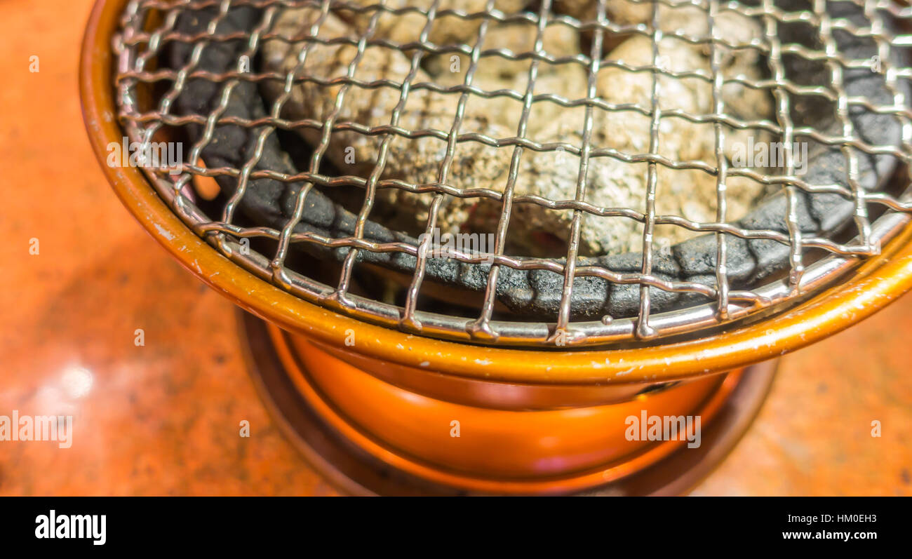 Empty hot barbecue grill Stock Photo - Alamy