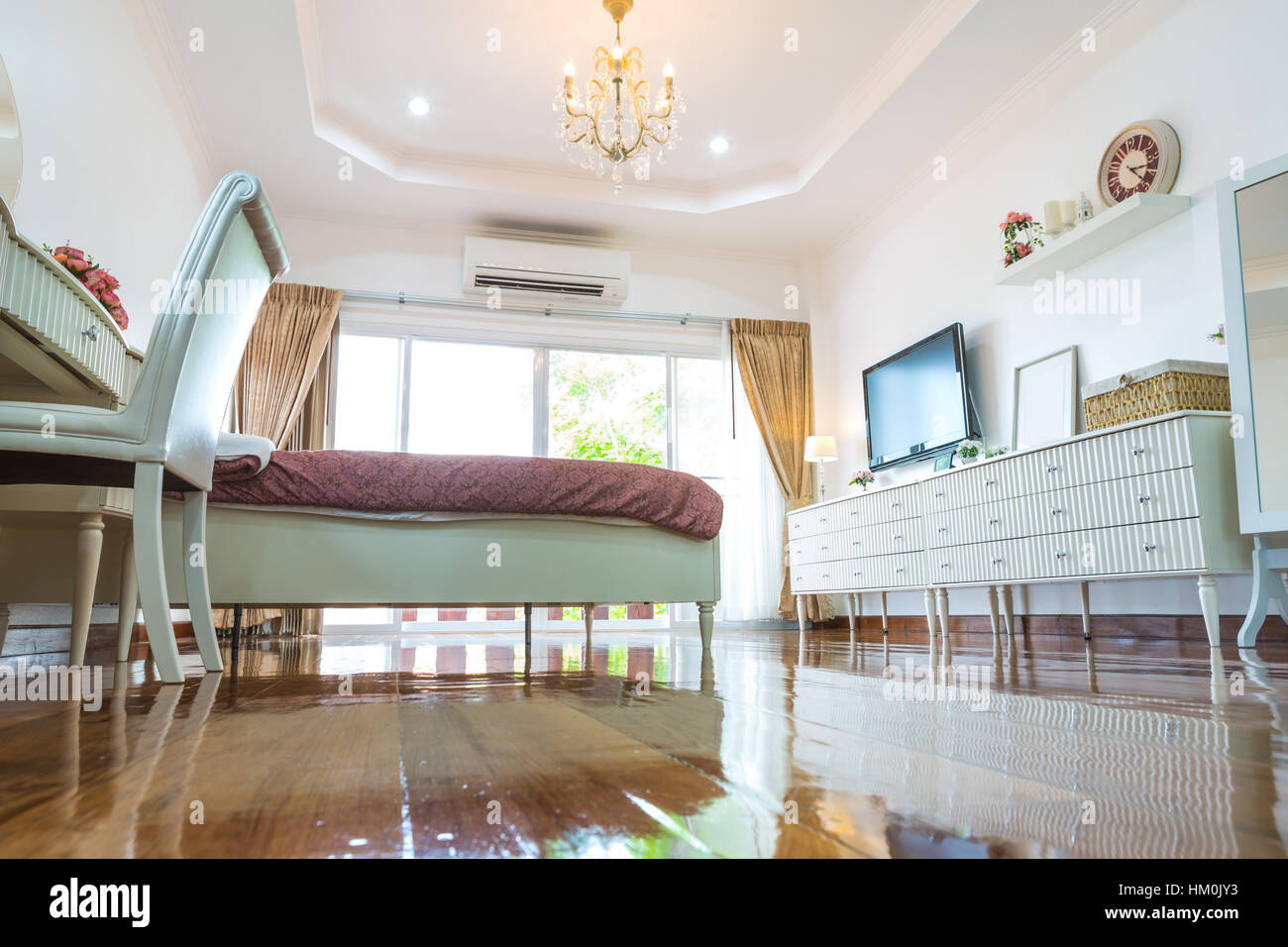 Modern bed room interior Stock Photo - Alamy