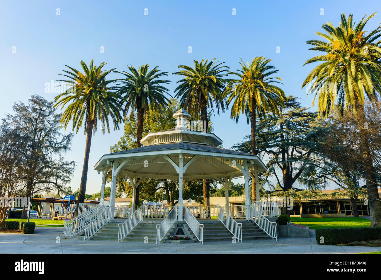 City arbor hi-res stock photography and images - Alamy