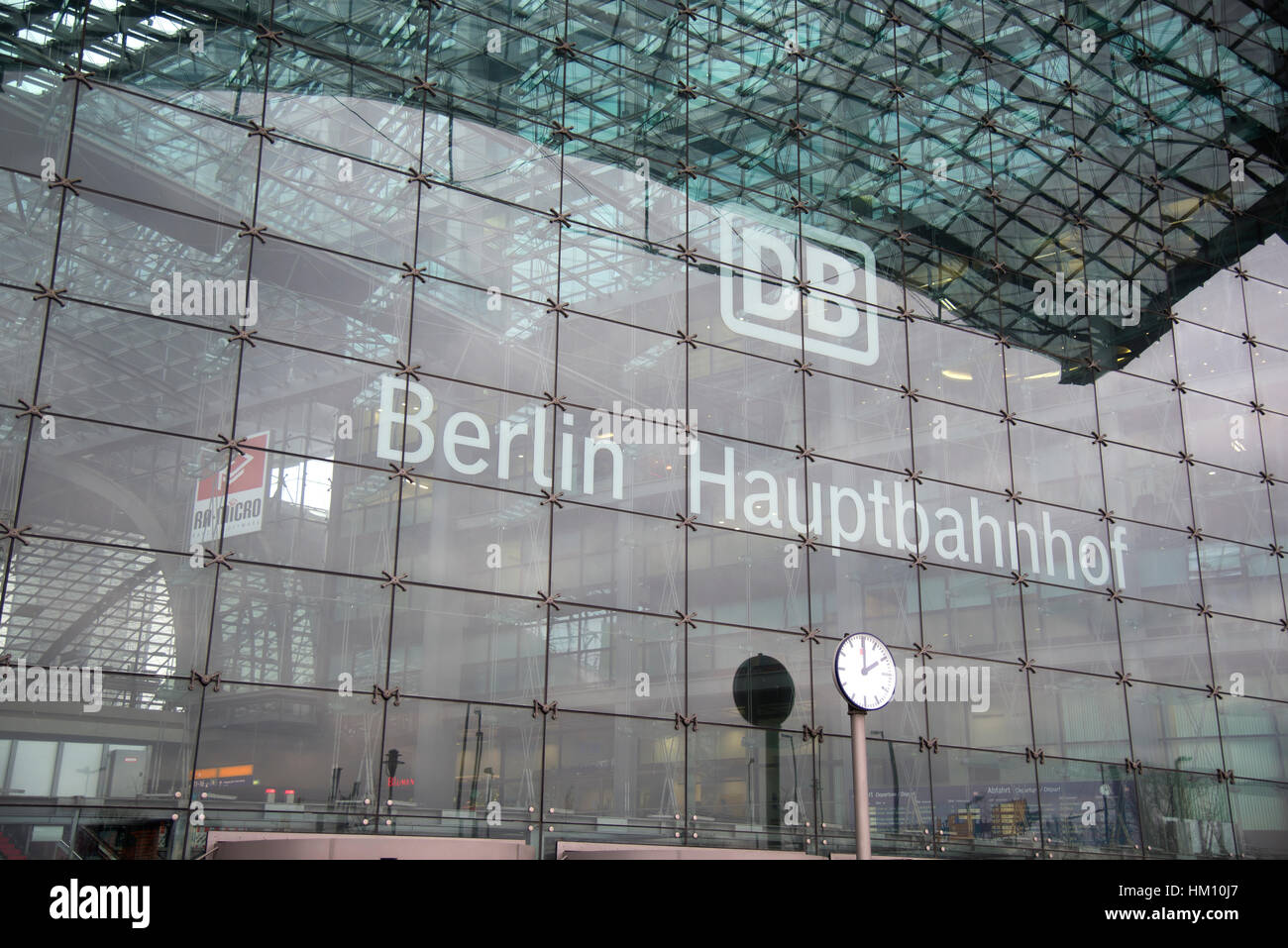 Train station drop off hi-res stock photography and images - Alamy