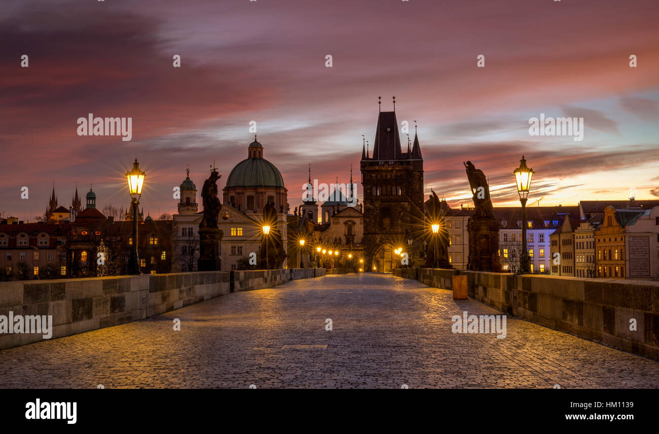 Prague charles bridge dawn people hi-res stock photography and images - Alamy