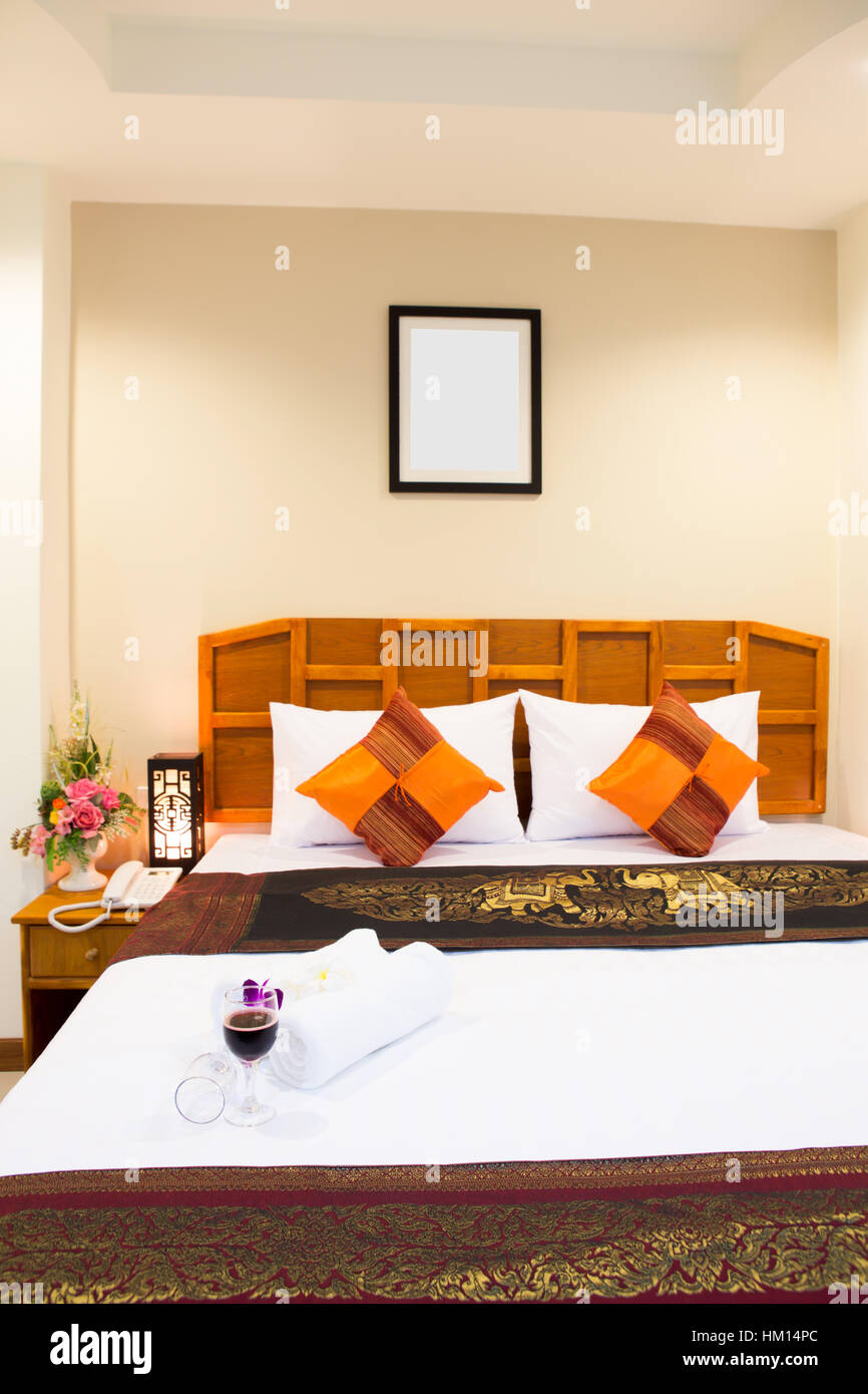 Interior of modern comfortable hotel room Stock Photo - Alamy