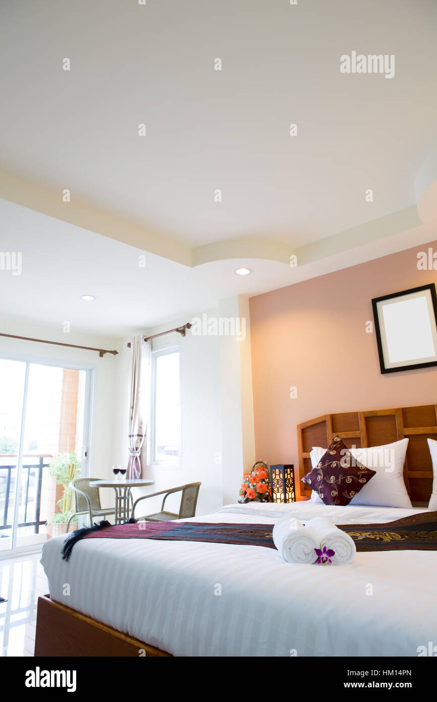 Interior of modern comfortable hotel room Stock Photo - Alamy