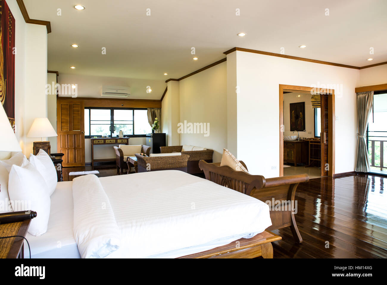 Interior of modern comfortable hotel room Stock Photo - Alamy