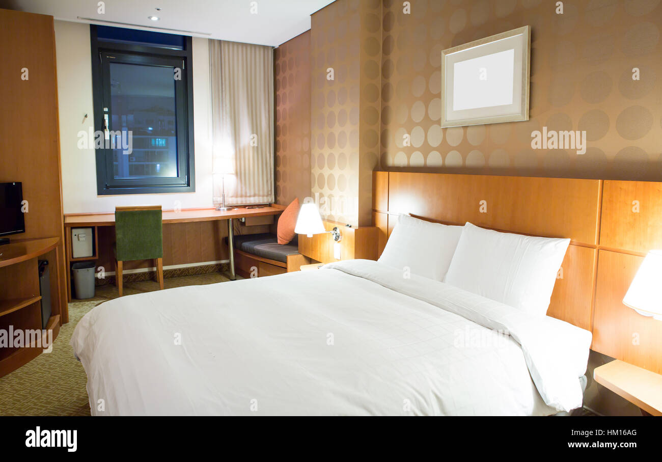 Interior of modern comfortable hotel room Stock Photo - Alamy